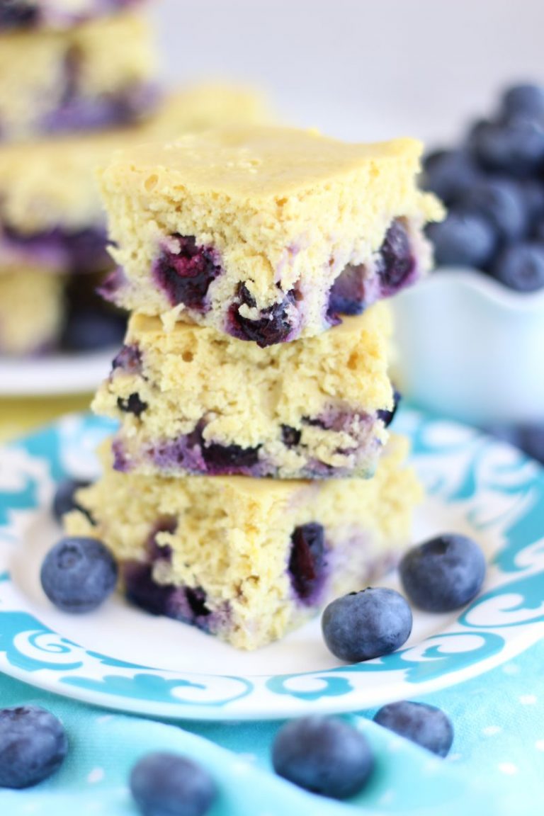 Quick & Easy Lemon Blueberry Protein Bars - The Gold Lining Girl