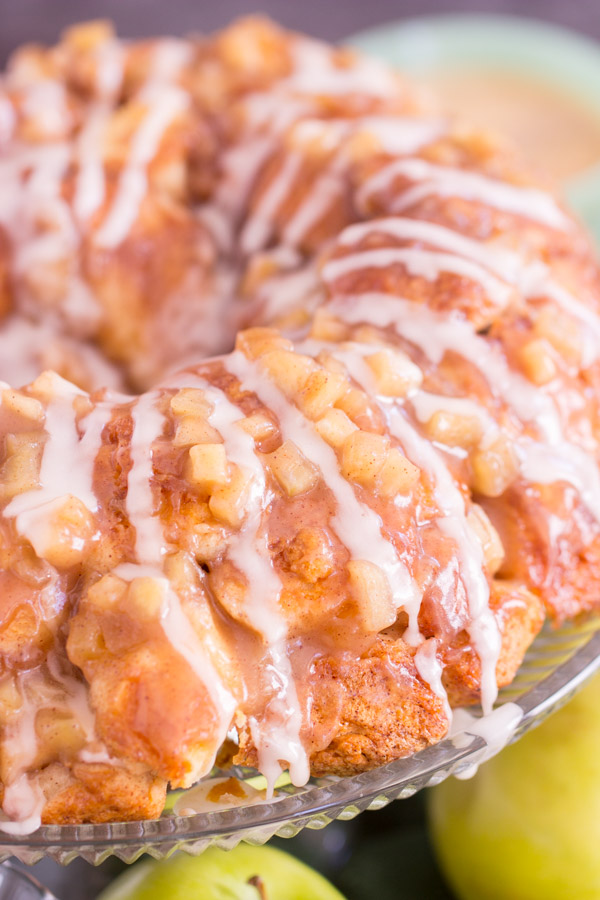 Apple Pie Monkey Bread • The Gold Lining Girl